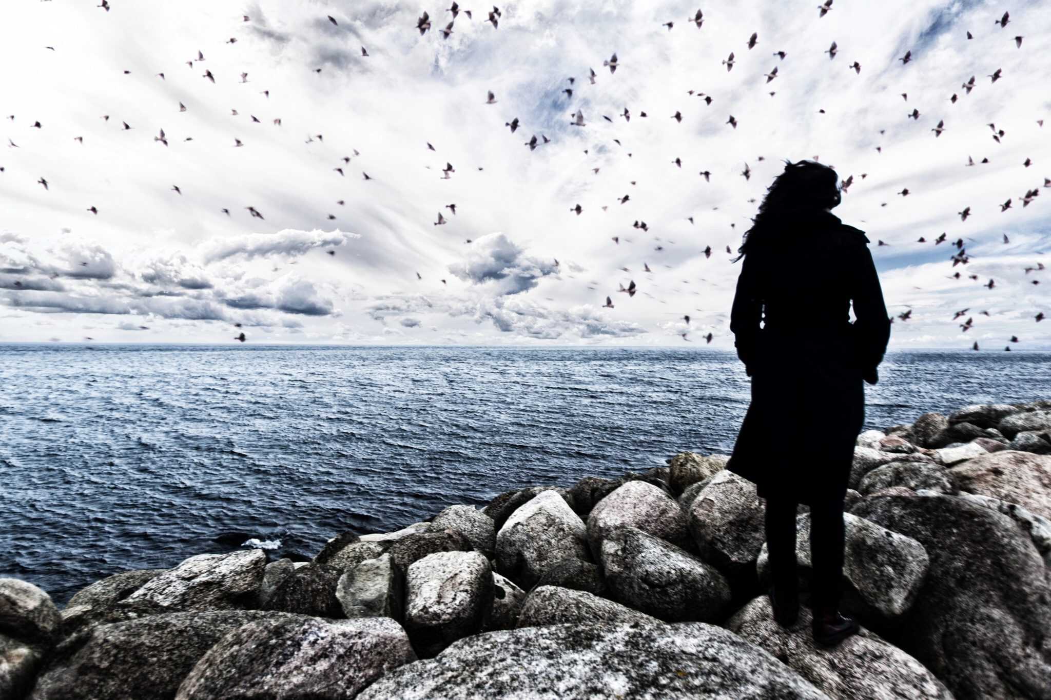 Symptoms of BPD in Females | Borderline Personality Info